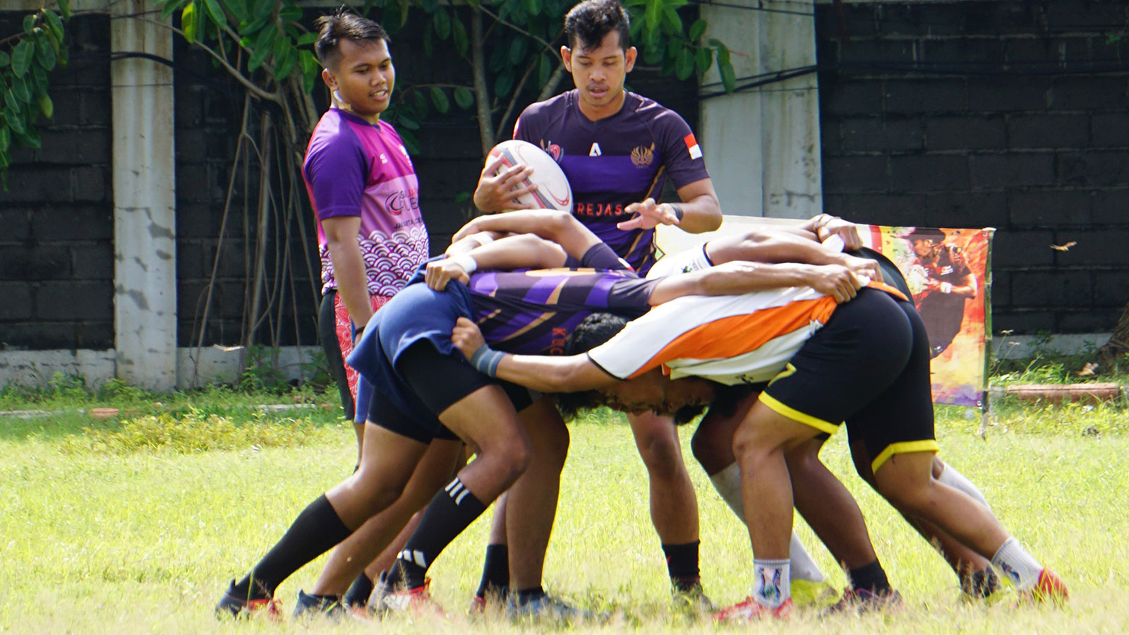 55 Tim bermain di KADISPORA dan Rektor CUP UNIGIRI – Persatuan Rugby ...